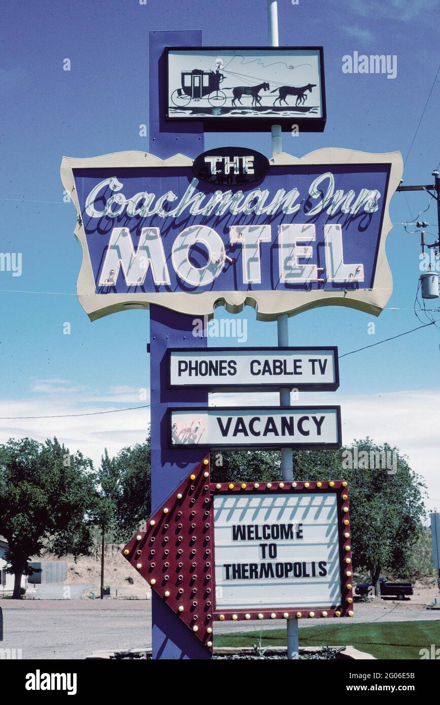 Coachman motel sign hi-res stock photography and images - Alamy