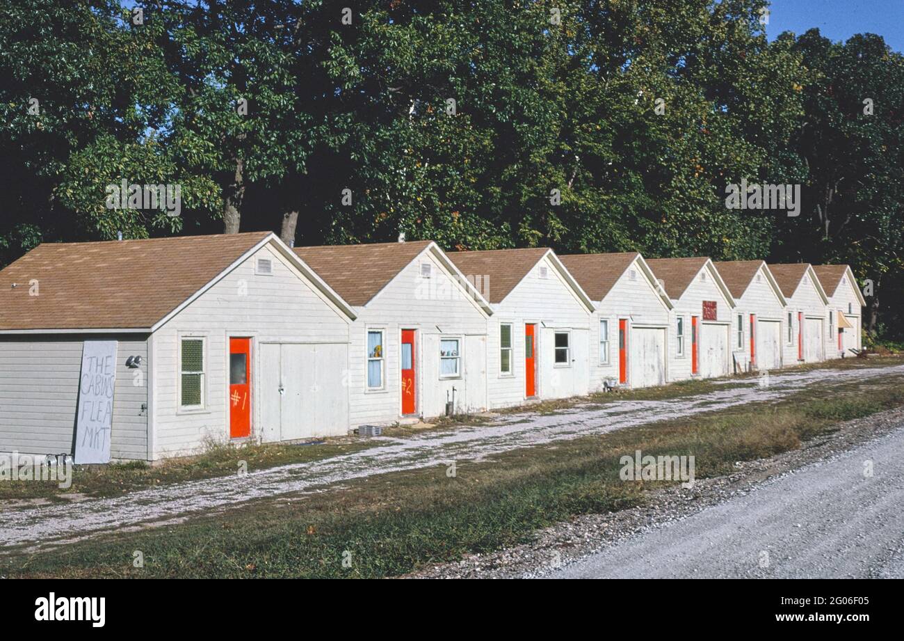 1980s motel cabins hi-res stock photography and images - Alamy