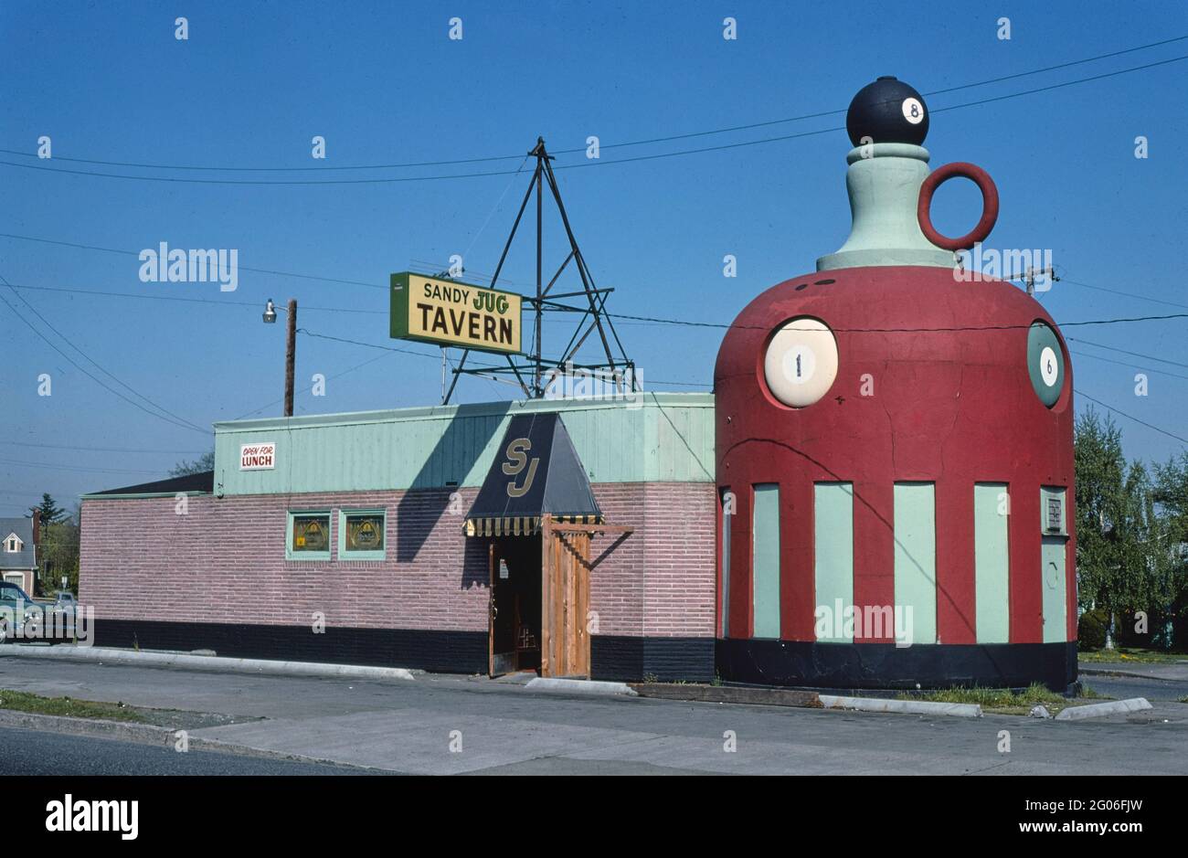 1970s America - Sandy Jug Tavern, Portland, Oregon 1976 Stock Photo - Alamy