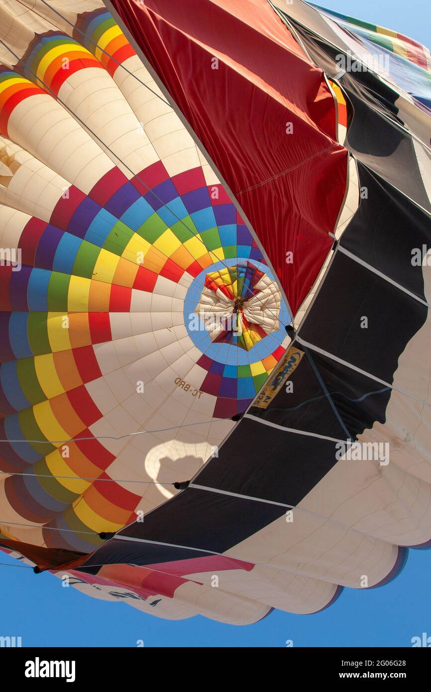 Hot air balloon cappadocia anatolia hi-res stock photography and images ...