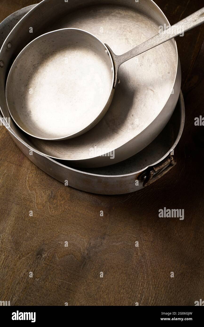 Baking pots hi-res stock photography and images - Alamy