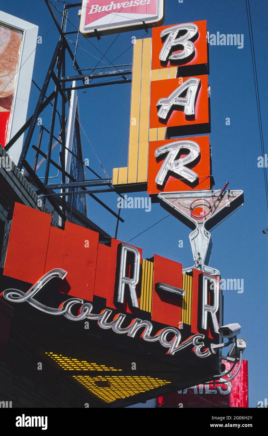 2000s bar sign hi-res stock photography and images - Alamy