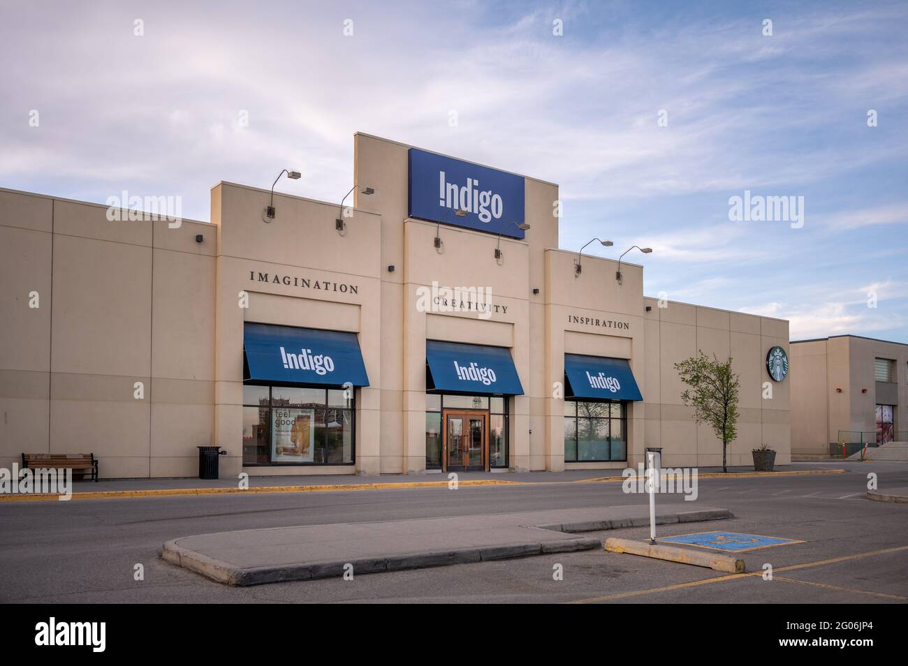 Chapters book store hi-res stock photography and images - Alamy