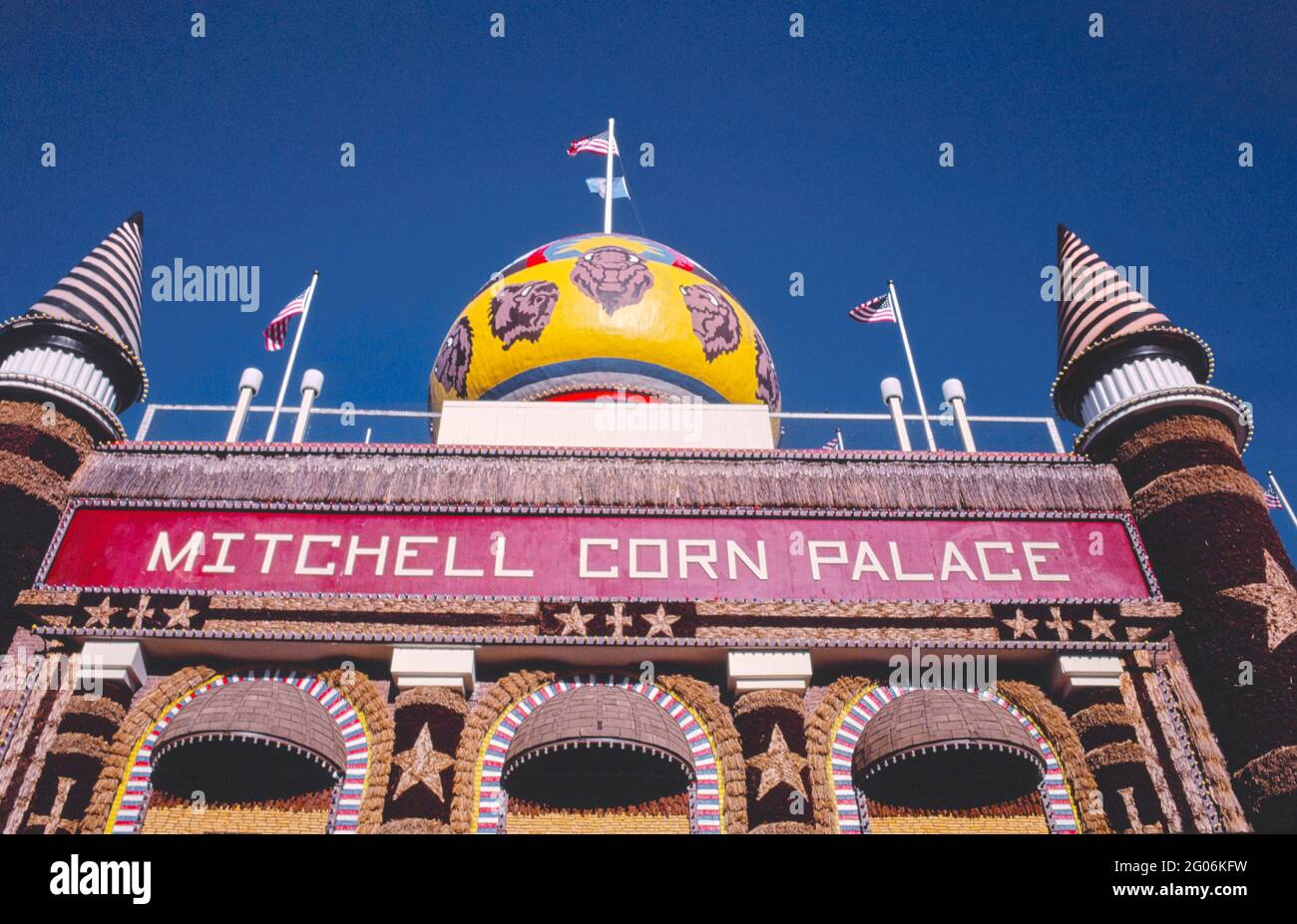1980s America - Corn Palace, Mitchell, South Dakota 1987 Stock Photo ...