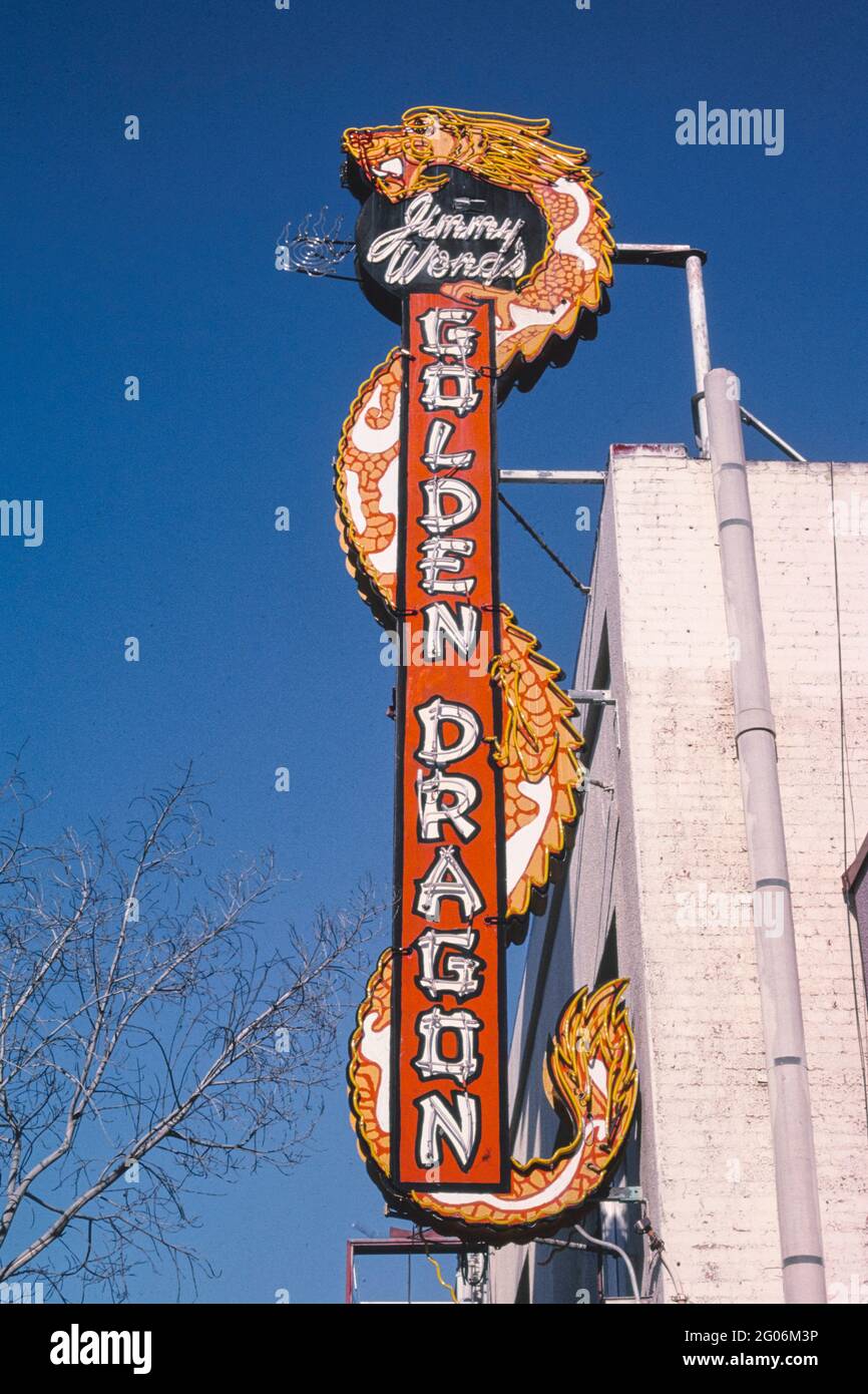 Jimmy wongs golden dragon sign hi-res stock photography and images - Alamy