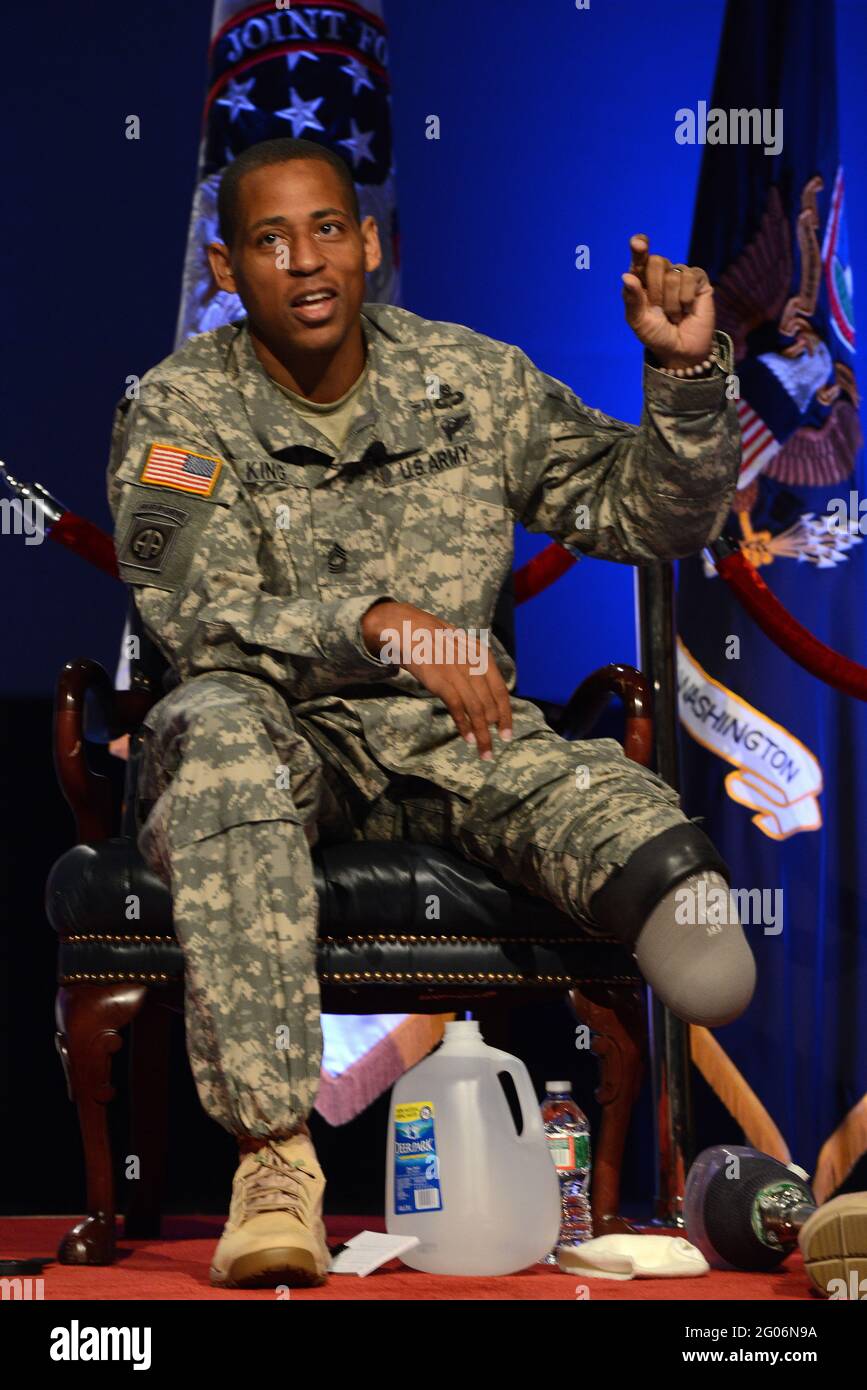 Soldier perseverance hi-res stock photography and images - Alamy