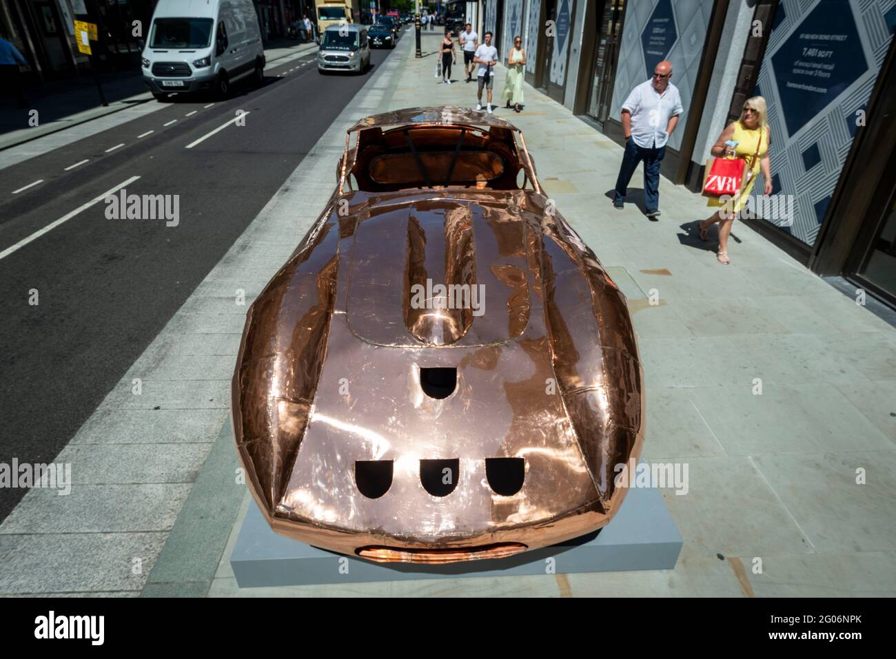 Copper chassis hi-res stock photography and images - Alamy