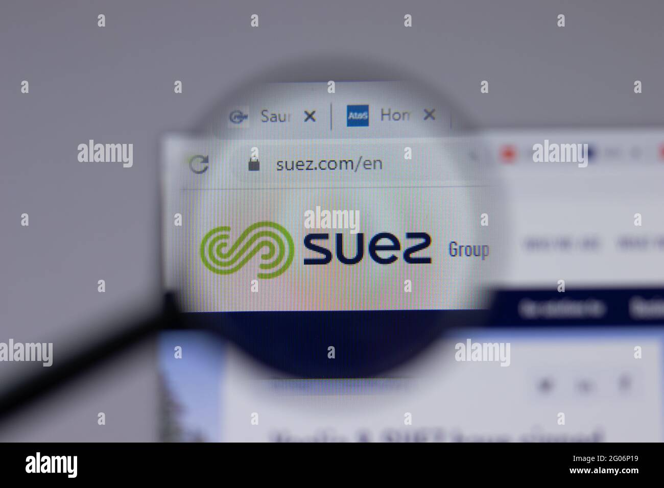 Los Angeles, California, USA - 1 June 2021: SUEZ logo or icon on ...