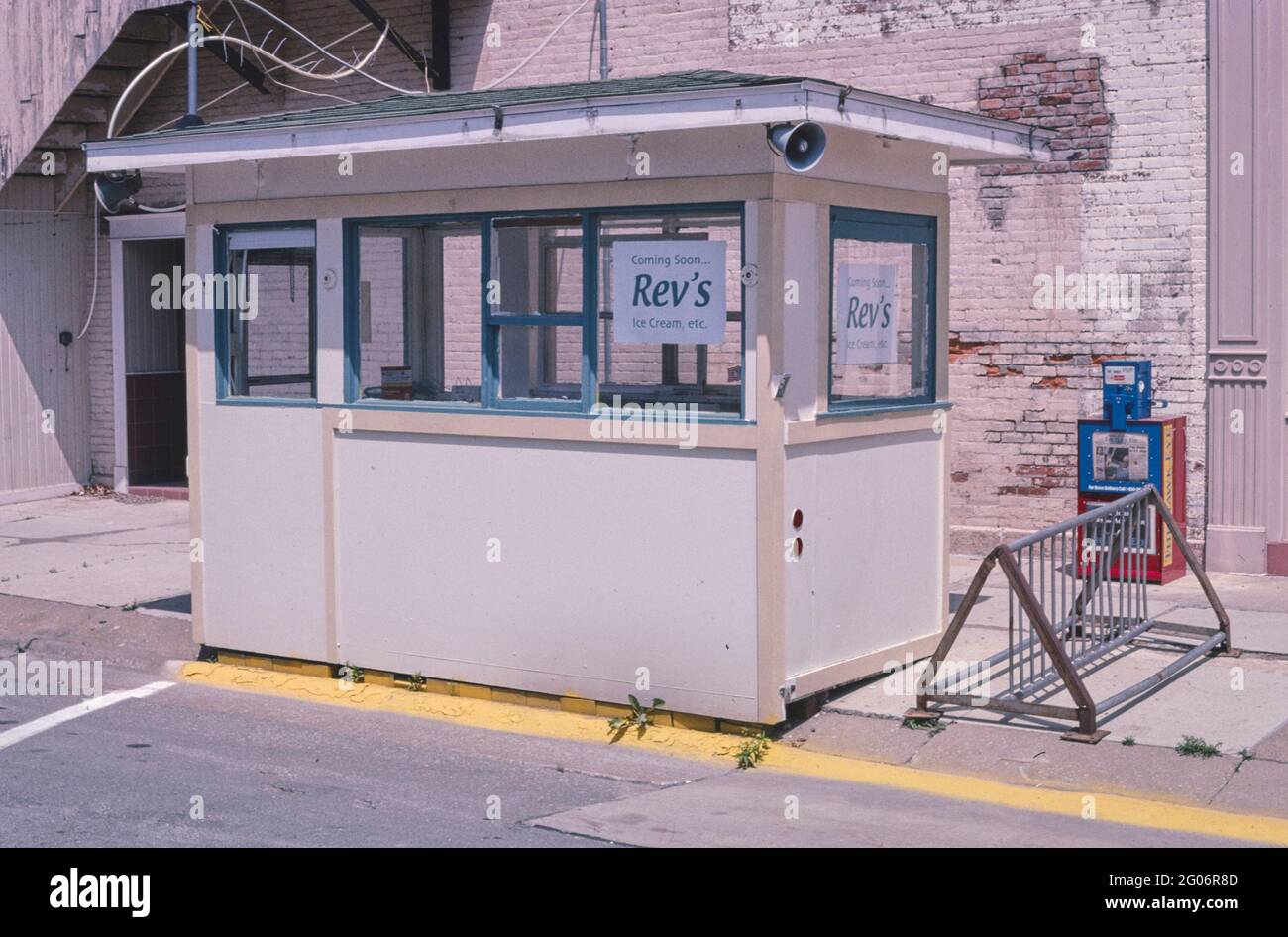 2000s America - Rev's Ice Cream, Fairfield, Iowa 2003 Stock Photo - Alamy