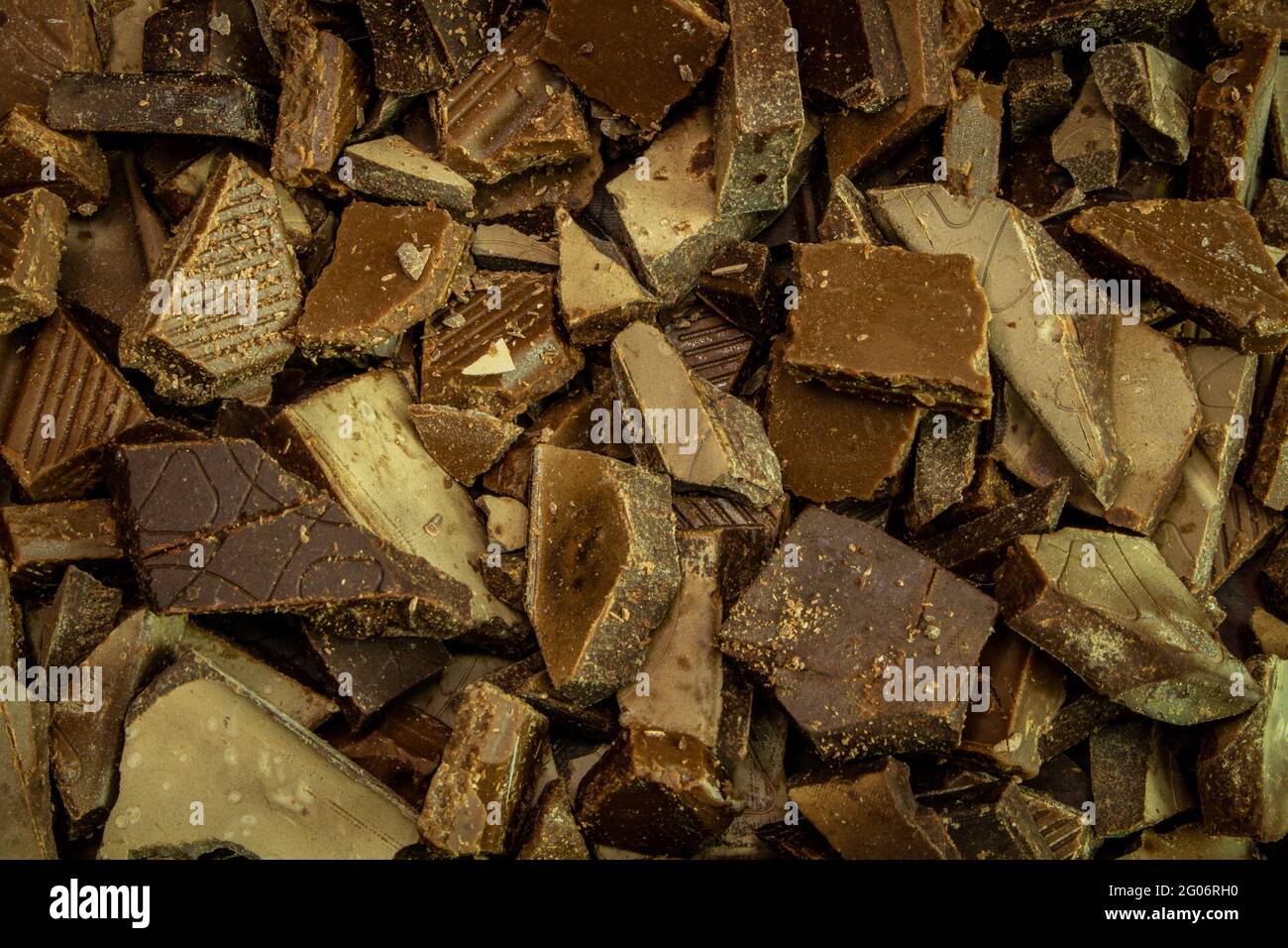 Top down view of chocolate chunks spread out in-frame Stock Photo - Alamy