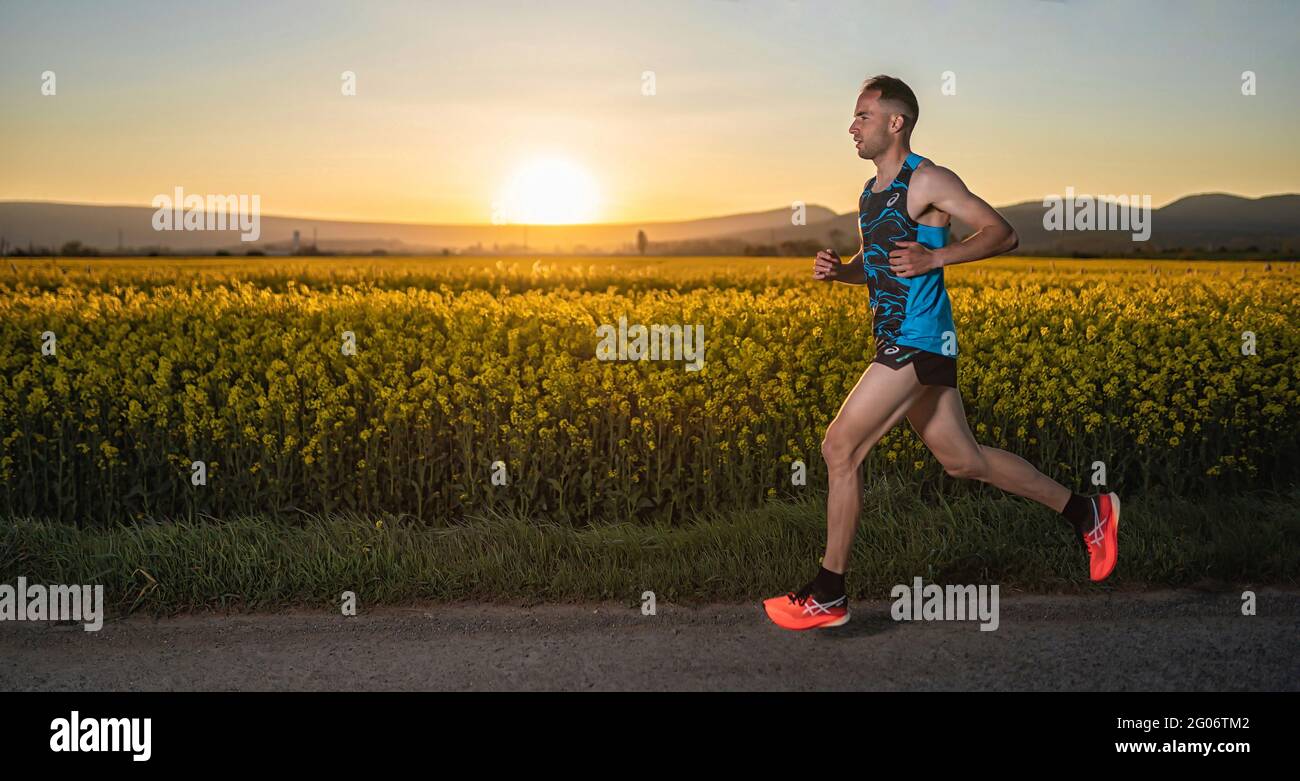 Runner running through his city, healthy and healthy lifestyle Stock ...