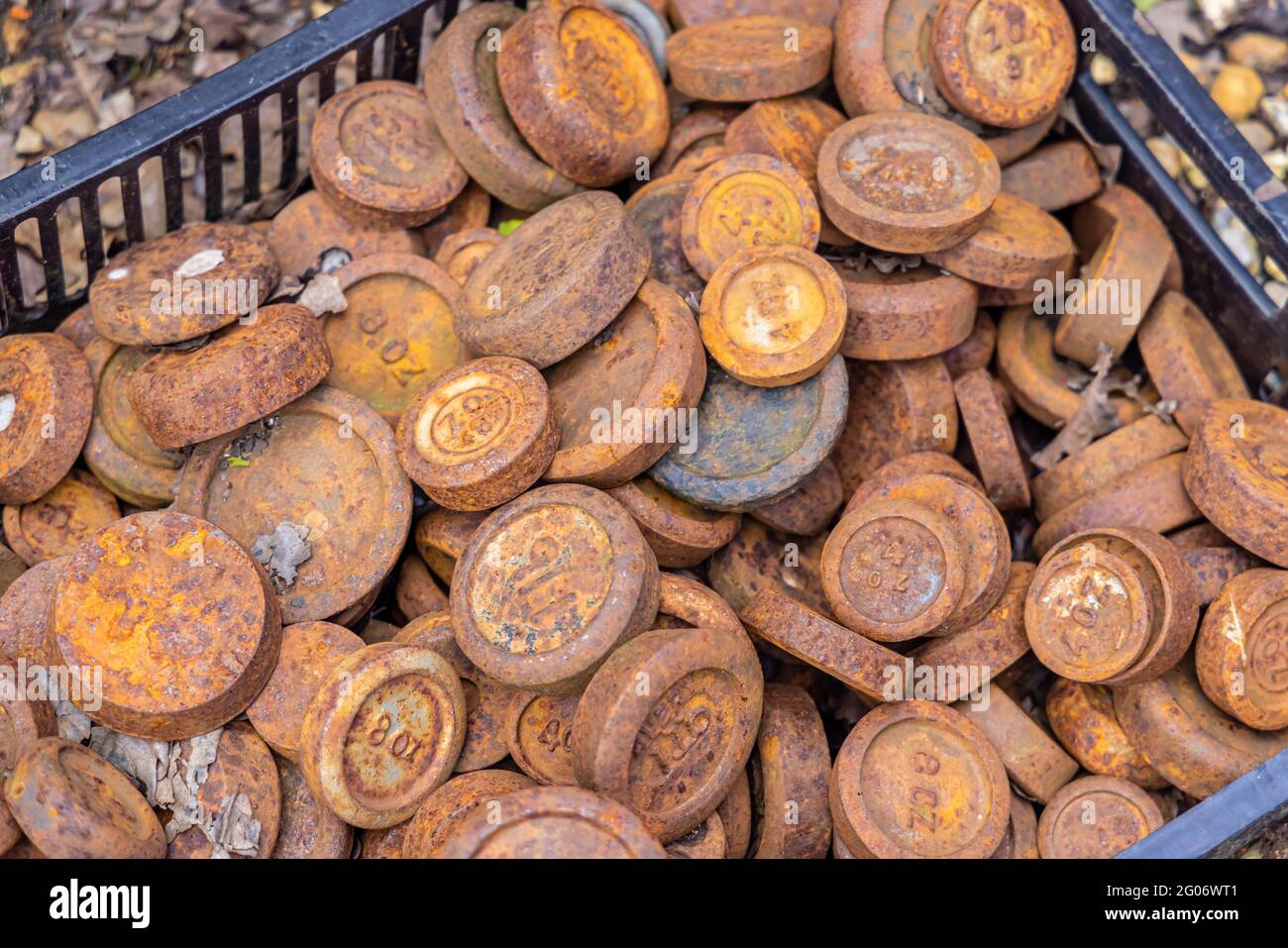 Old fashioned weights hi-res stock photography and images - Alamy