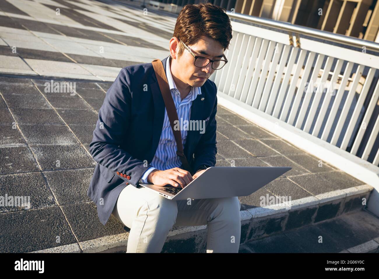 Sitting on step steps hi-res stock photography and images - Alamy