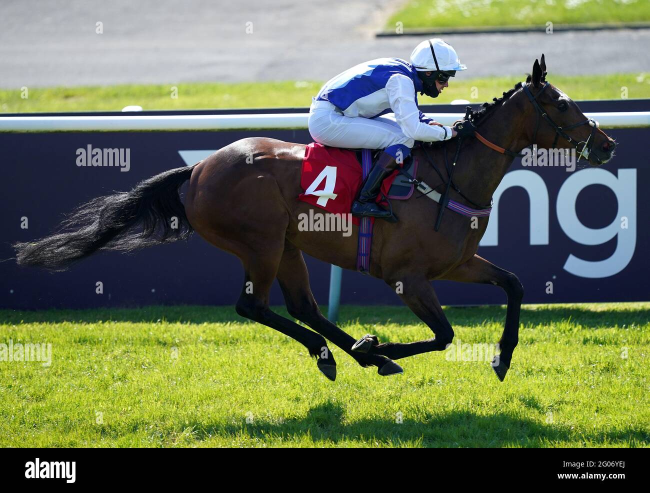 Jonathan Fisher riding Peremps Sia on their way to winning the Watch ...