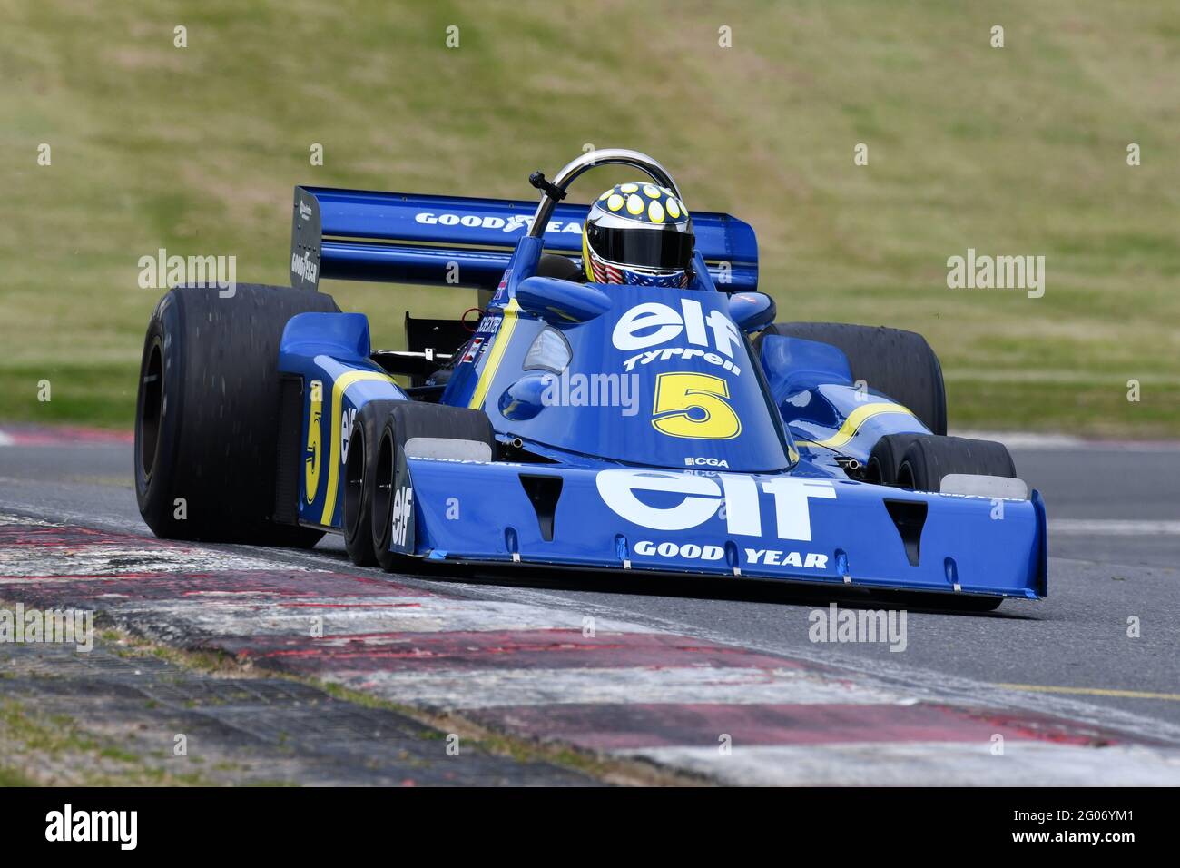 Jonathan Holtzman, Tyrrell P34, six wheeled F1 car, Masters Historic ...