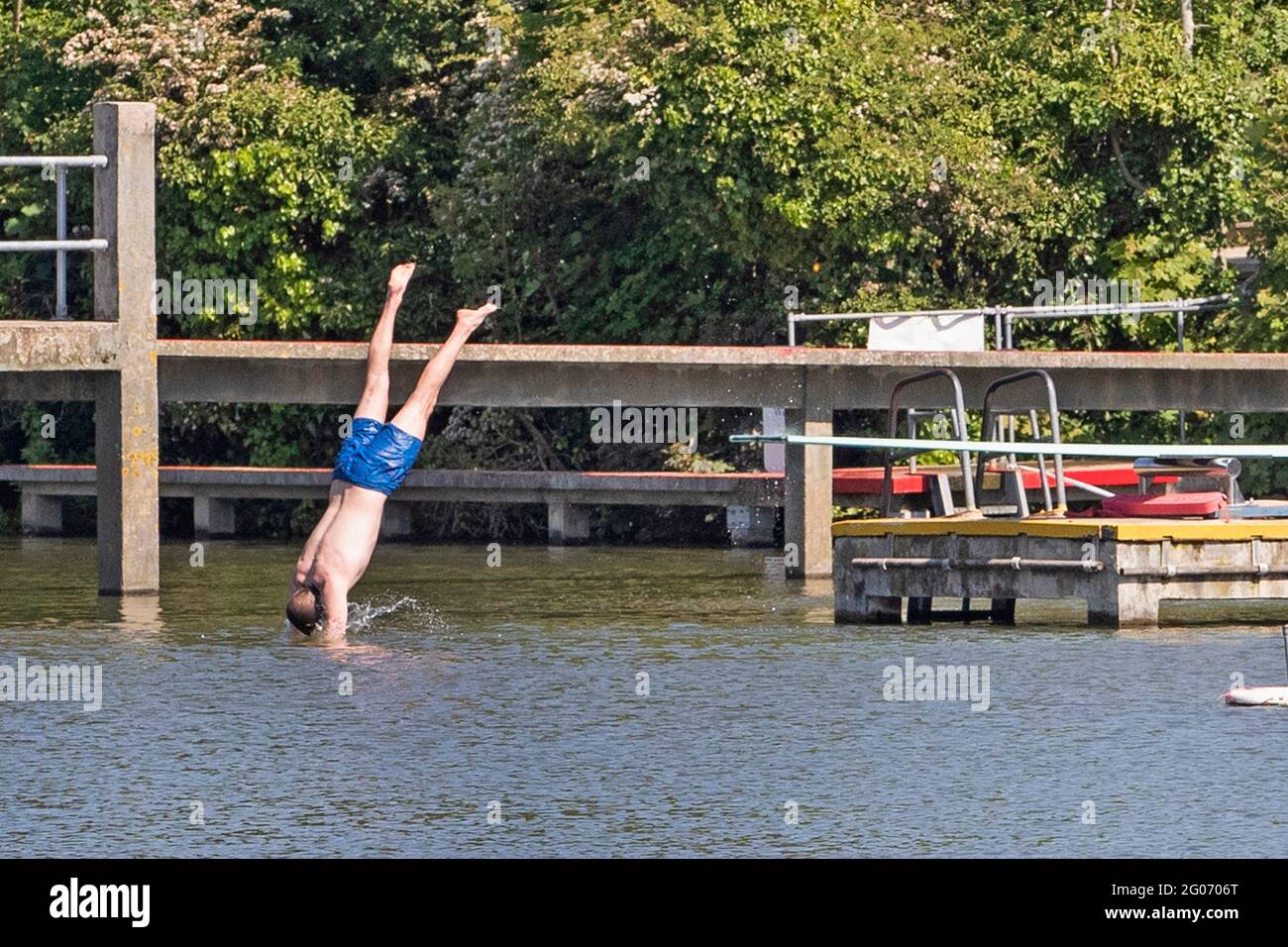 Hampstead pond men's hi-res stock photography and images - Alamy