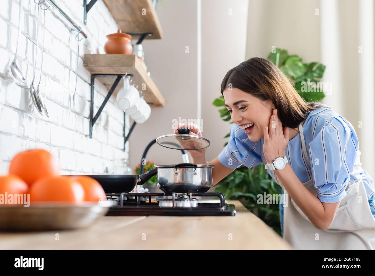 Kitchen clothes stove burner hi-res stock photography and images - Alamy