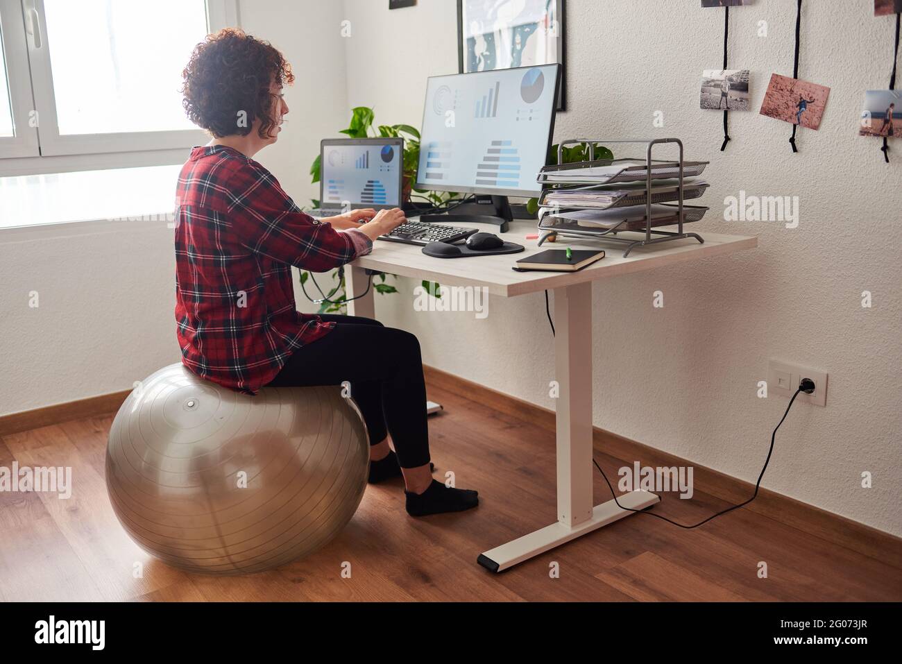 Sitting position workstation hi-res stock photography and images - Alamy