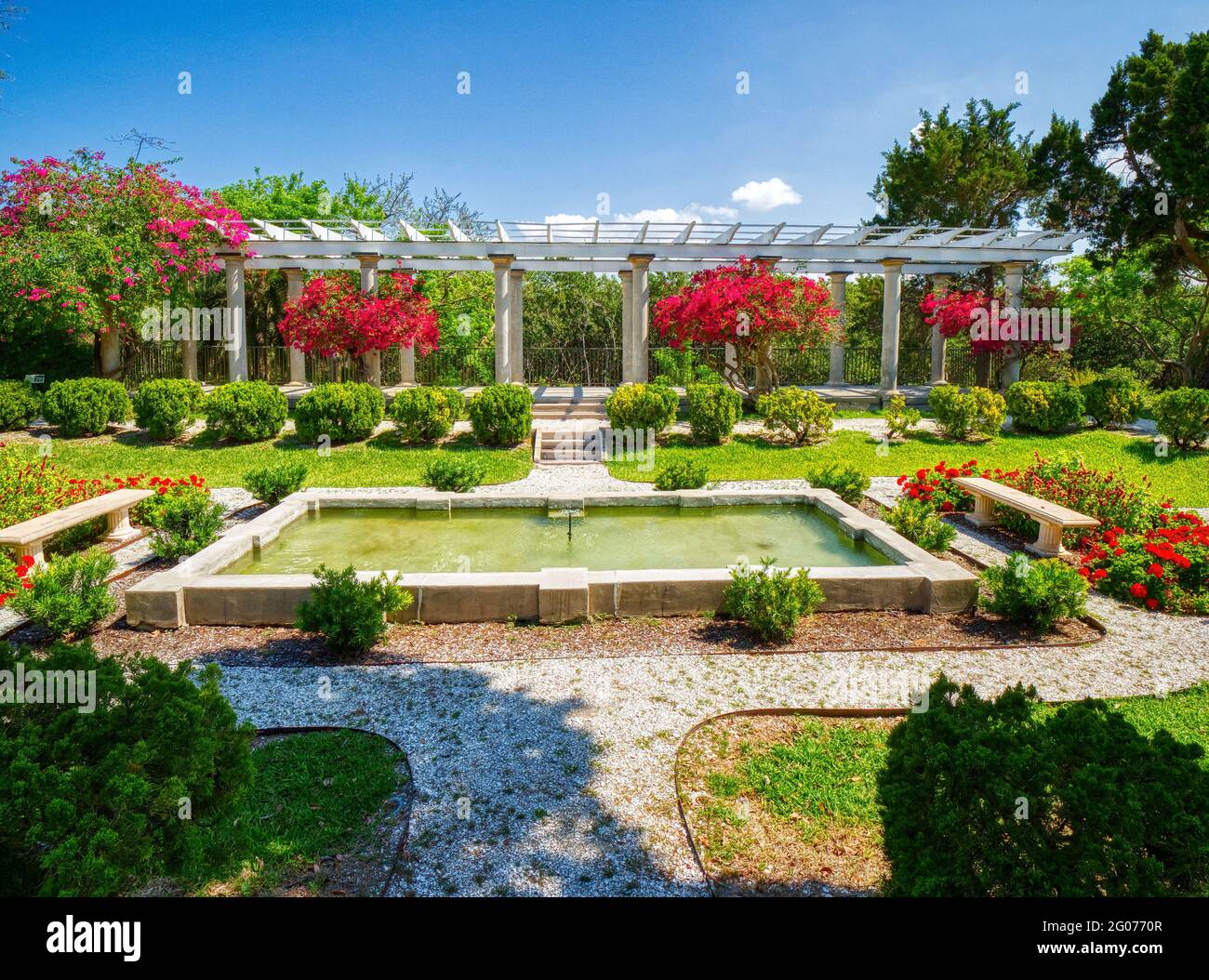 Sunken garden hi-res stock photography and images - Alamy