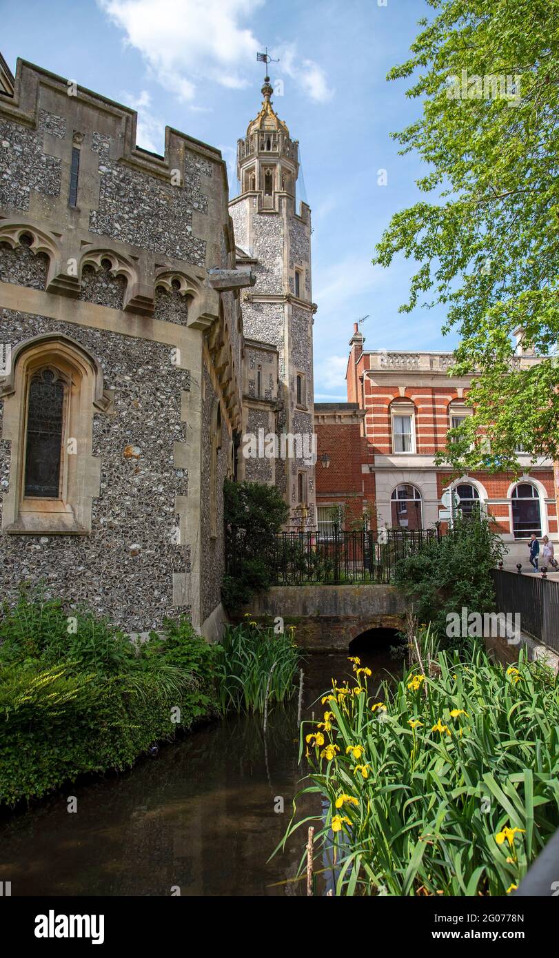 Romsey, Hampshire, England, UK. 2021. The Abbey United Reformed Church ...