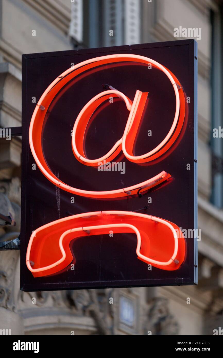 Neon phone hi-res stock photography and images - Alamy