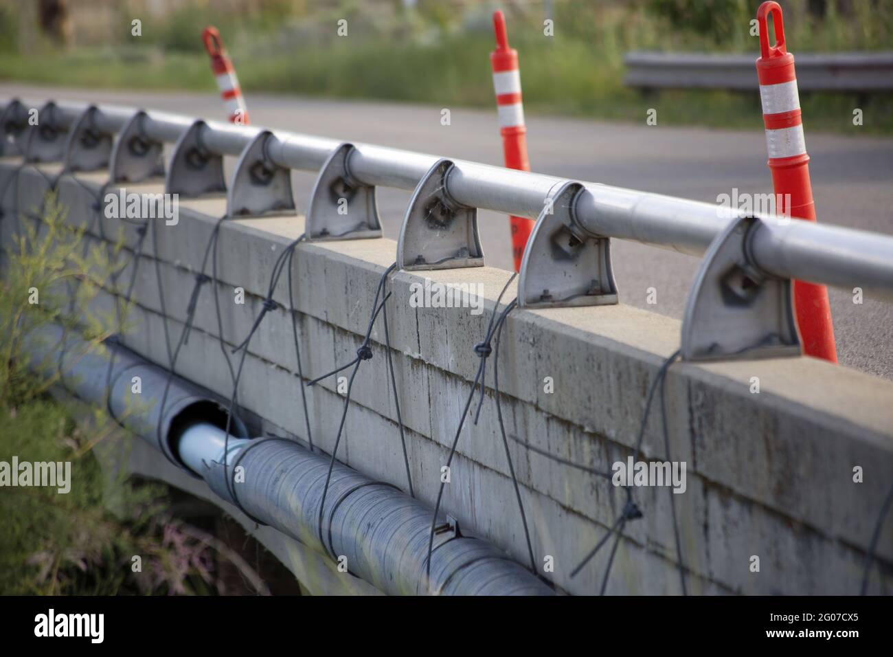 Concrete bridge in the construction process Stock Photo - Alamy