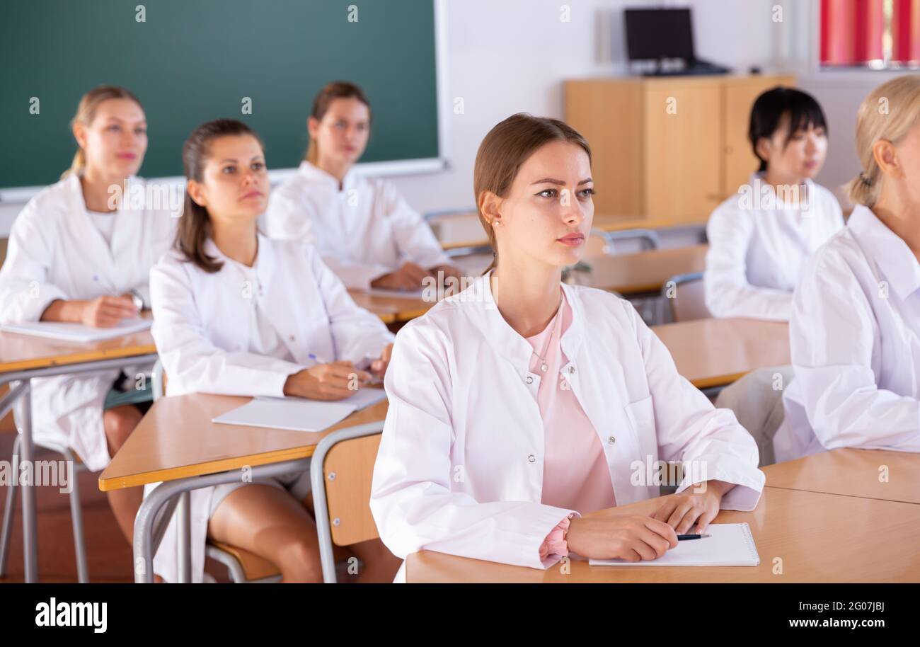 Medical students in classroom writing hi-res stock photography and ...