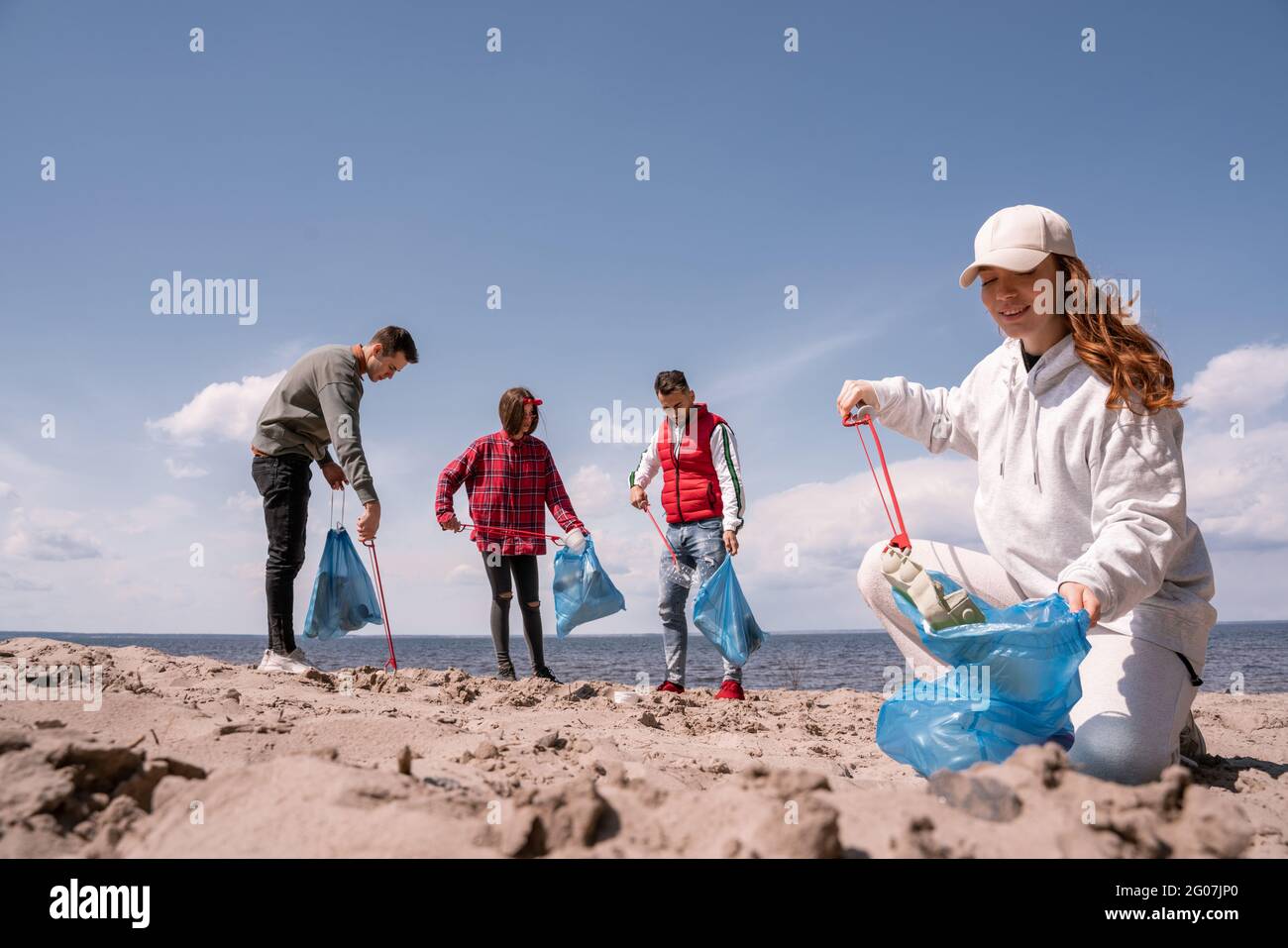 Rubbish pickers hi-res stock photography and images - Alamy