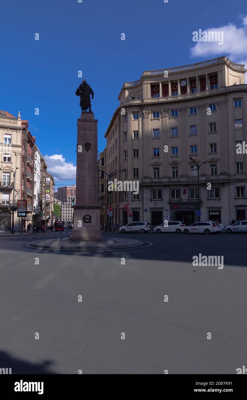 Plaza roundabout hi-res stock photography and images - Alamy