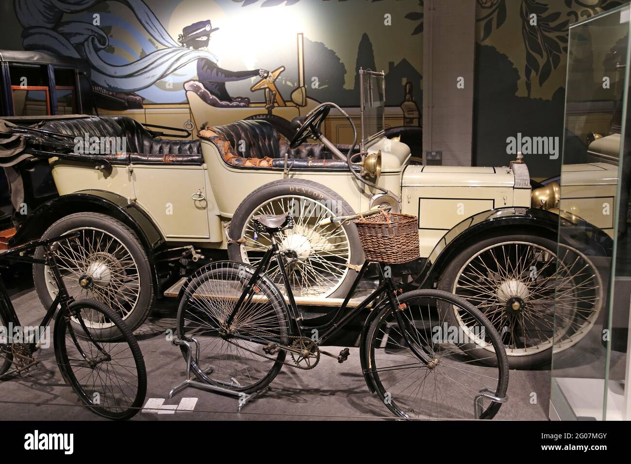 Daimler tourer 1911 hi-res stock photography and images - Alamy
