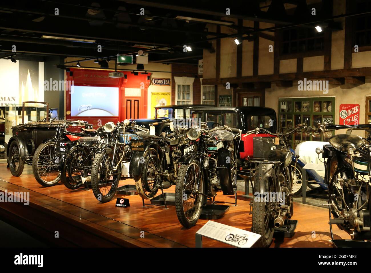 General vintage motorbikes hi-res stock photography and images - Alamy