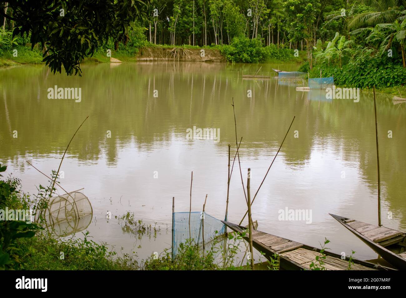 Rainy season riverside people of bangladesh hi-res stock photography ...