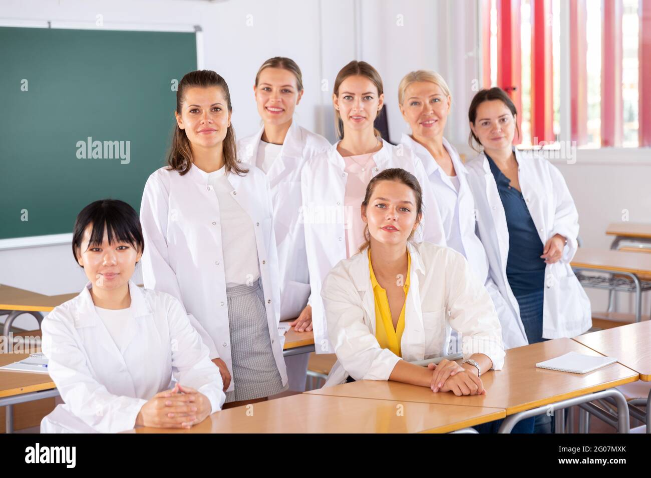 Portrait of medical students with professor Stock Photo - Alamy
