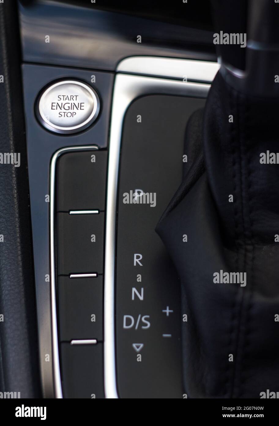 Automatic gear shifter Stock Photo - Alamy