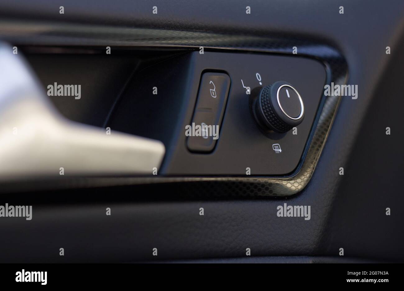 Push button door knob hi-res stock photography and images - Alamy