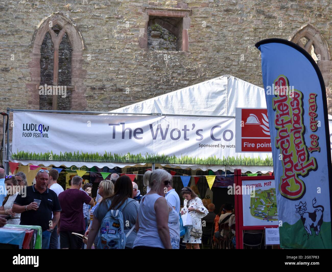 Ludlow castle spring hi-res stock photography and images - Alamy