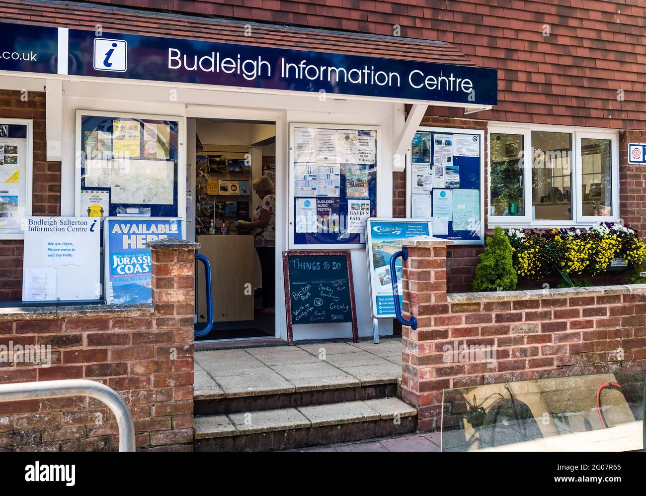 The new tourist information centre building hi-res stock photography ...