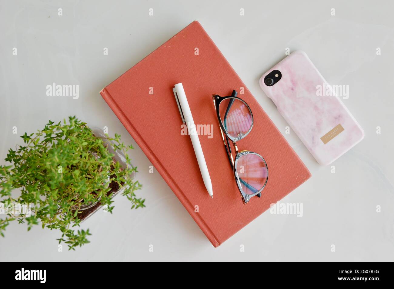 Stationary items hi-res stock photography and images - Alamy