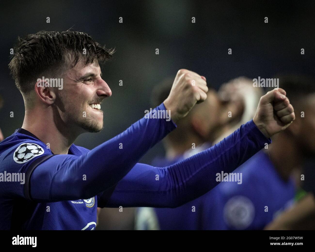 Mason mount champions league trophy hi-res stock photography and images ...