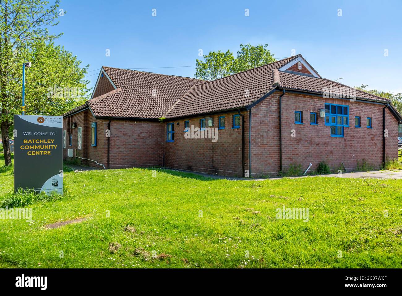 Cherry tree walk hi-res stock photography and images - Alamy