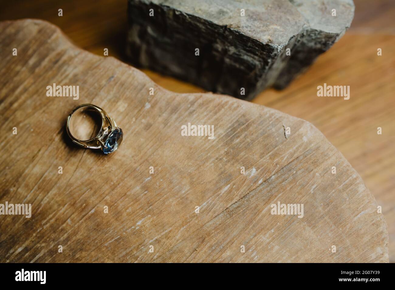 Side view of the detail of a ring with gem Stock Photo - Alamy