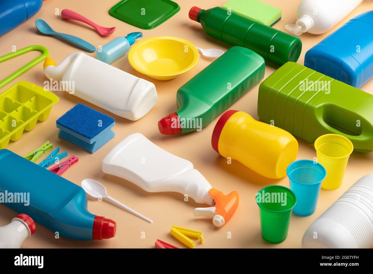 Transparent plastic warp hi-res stock photography and images - Alamy
