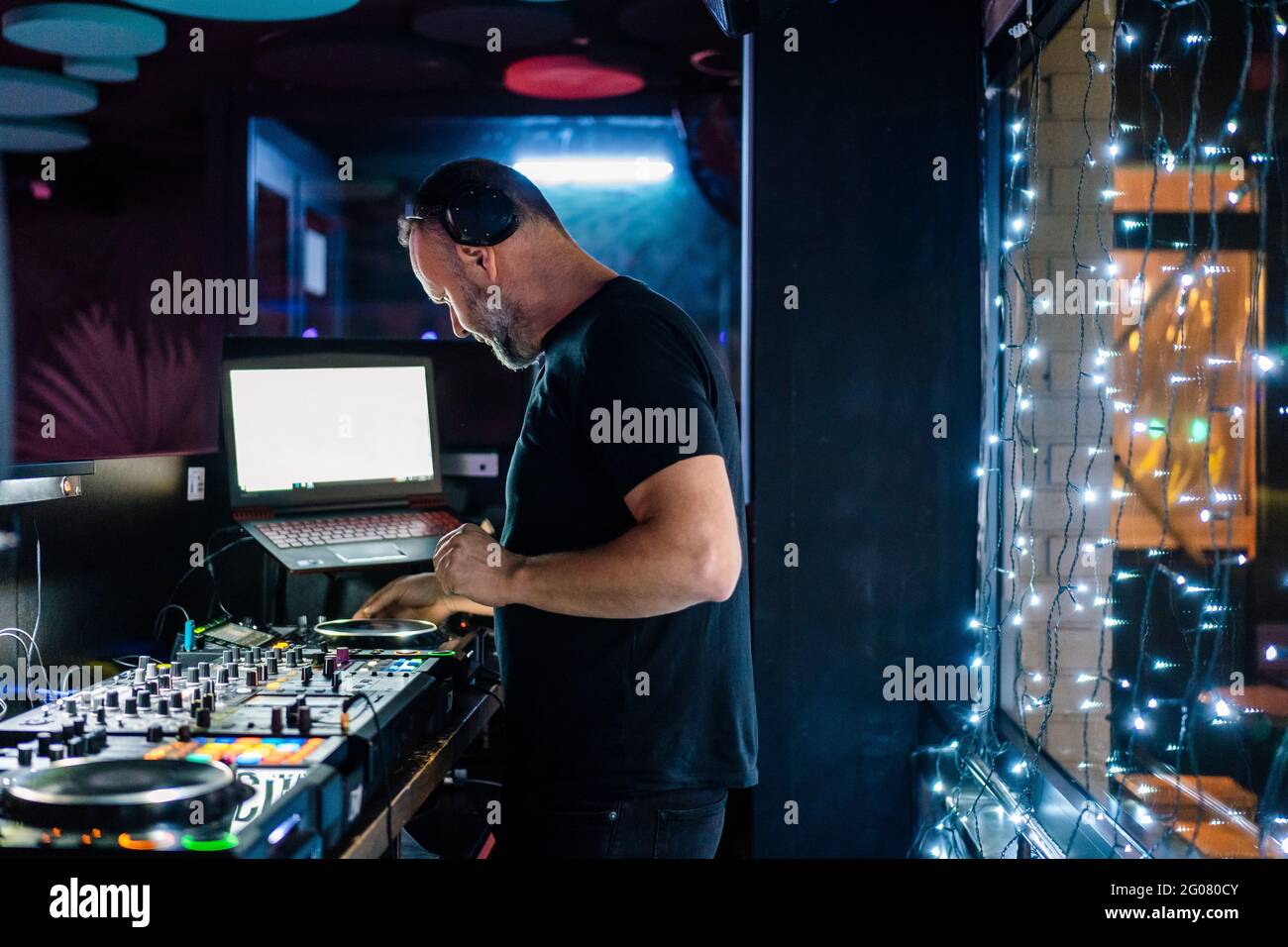 Empty stage in nightclub hi-res stock photography and images - Alamy