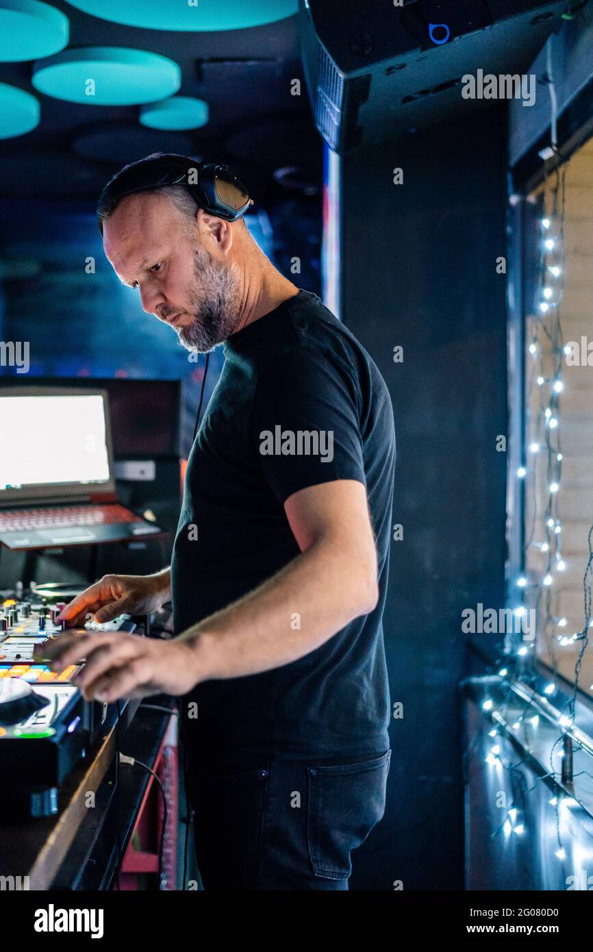 Laptop disc hi-res stock photography and images - Alamy