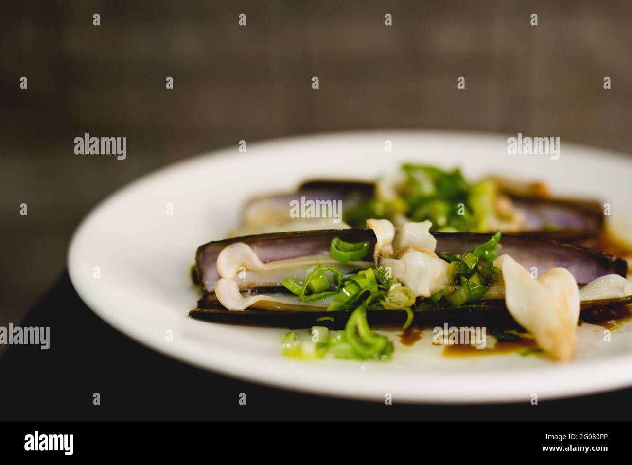 Razor clams restaurant hi-res stock photography and images - Alamy