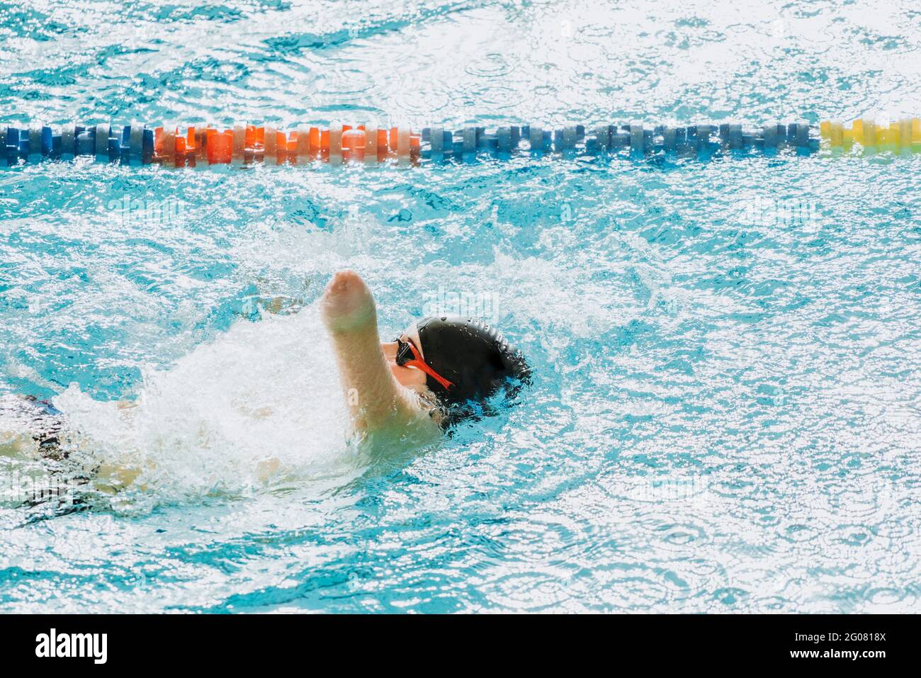 Amputee swimmer hi-res stock photography and images - Alamy