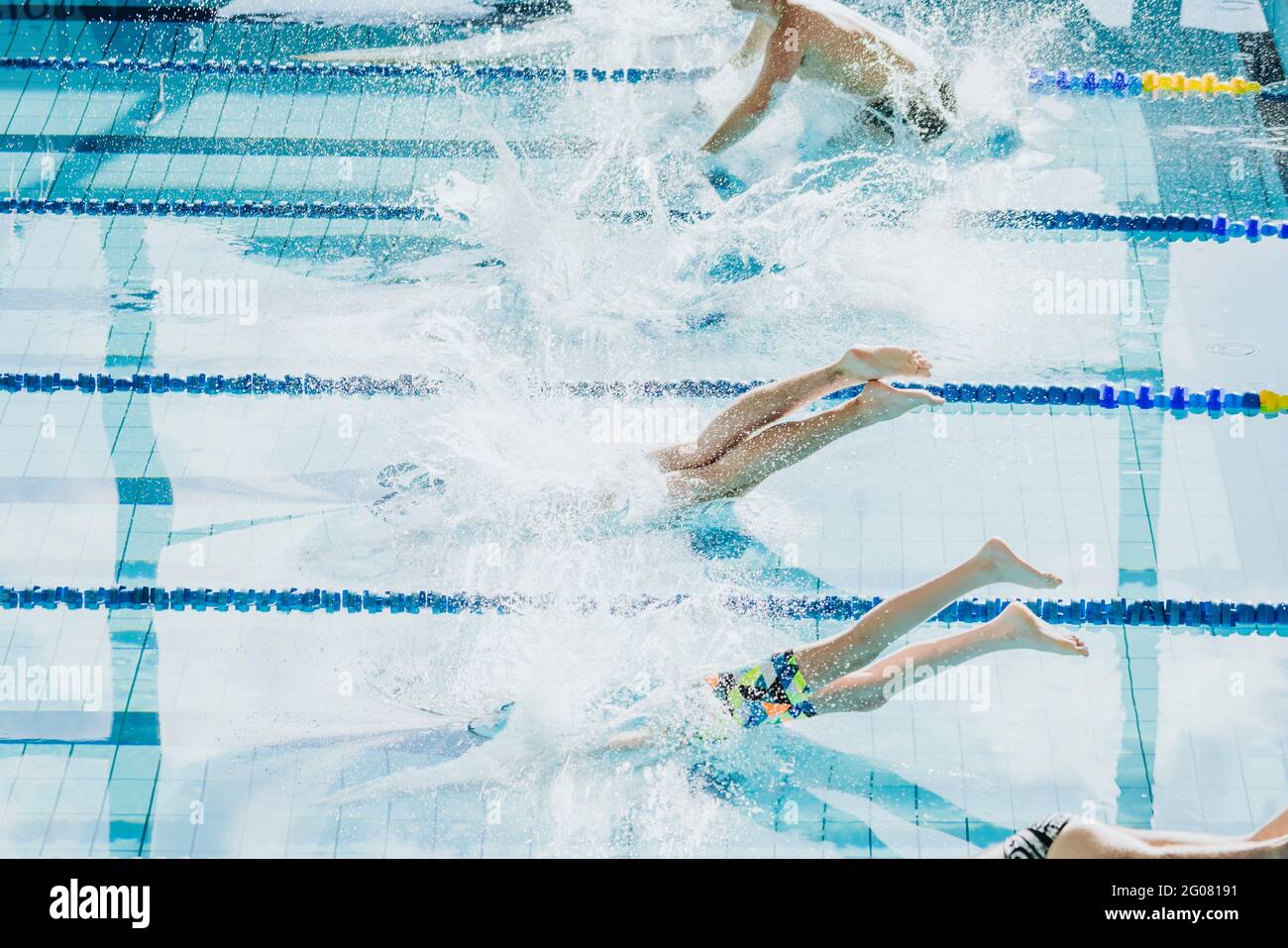Swimmer athlete from the side hi-res stock photography and images - Alamy