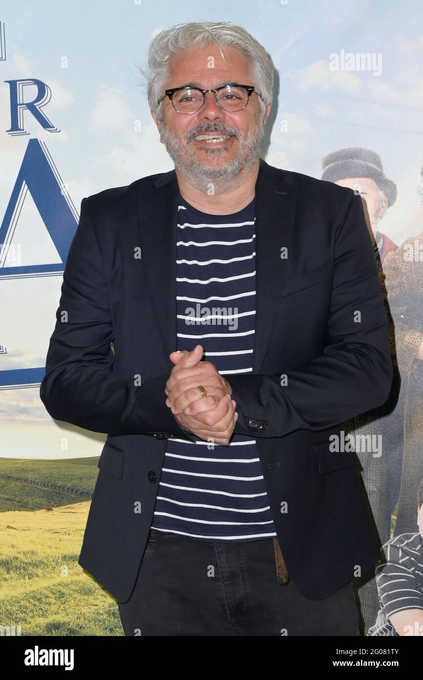 Dino Abbrescia seen during Tutti per Uma film premiere at the Adriano ...