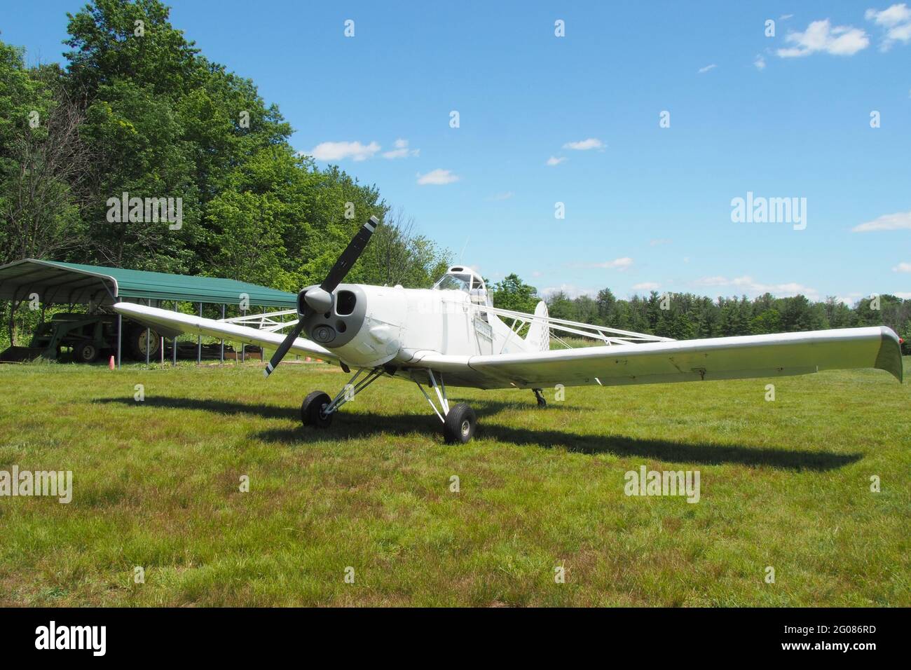 Exciting flying hi-res stock photography and images - Alamy