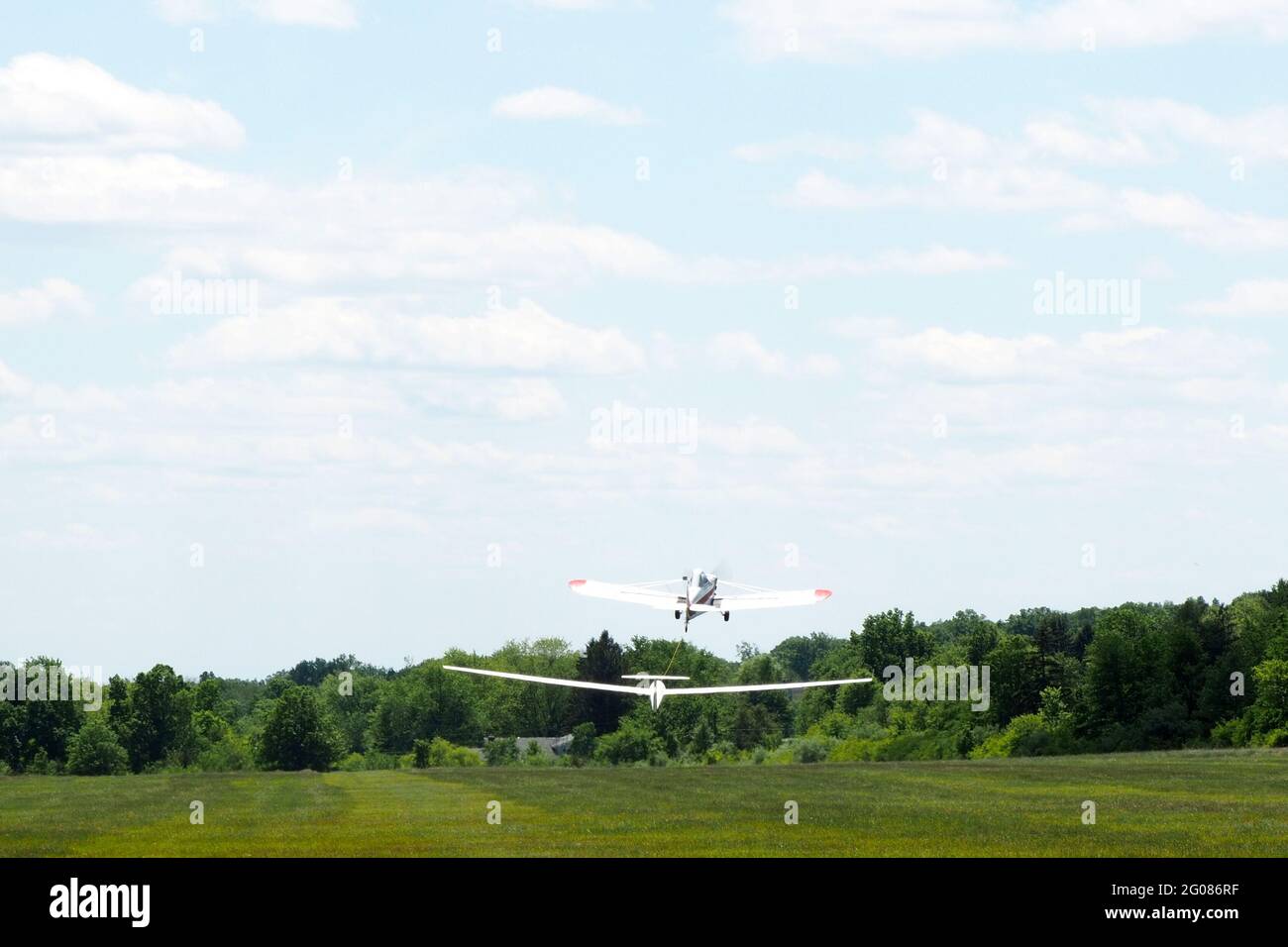 Glider plane with propeller hi-res stock photography and images - Alamy